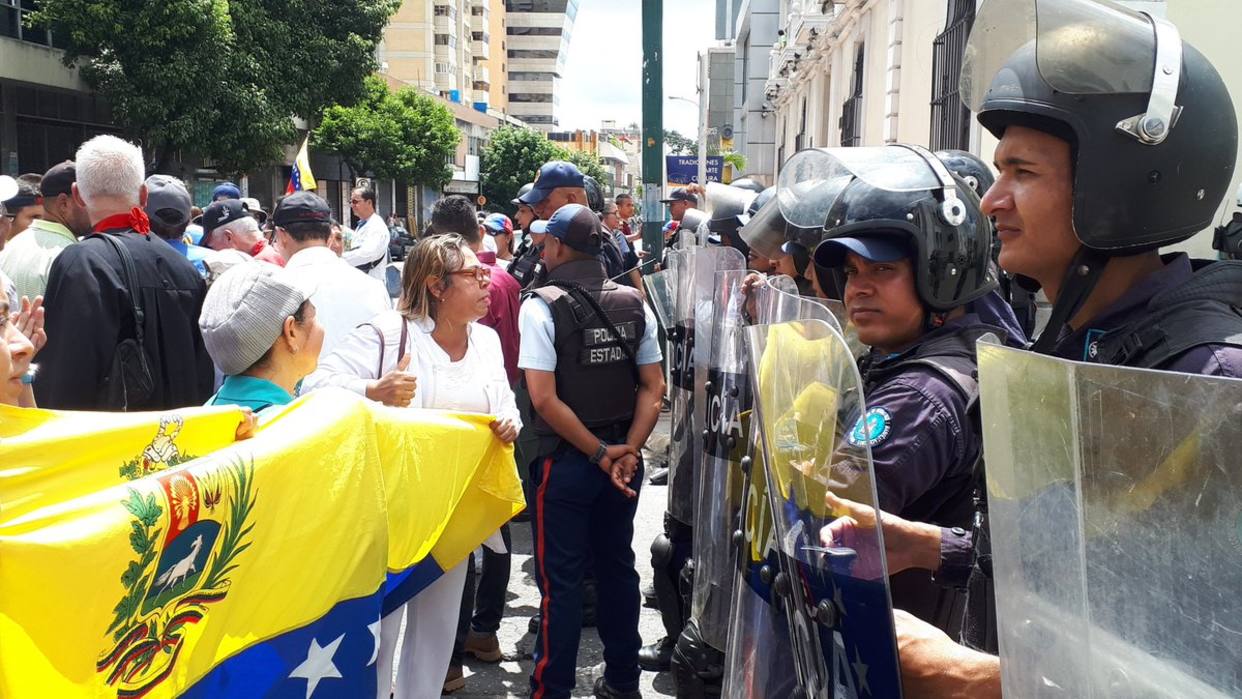 PNB impidió movilización del sector salud en Lara | Venezuela Awareness ...